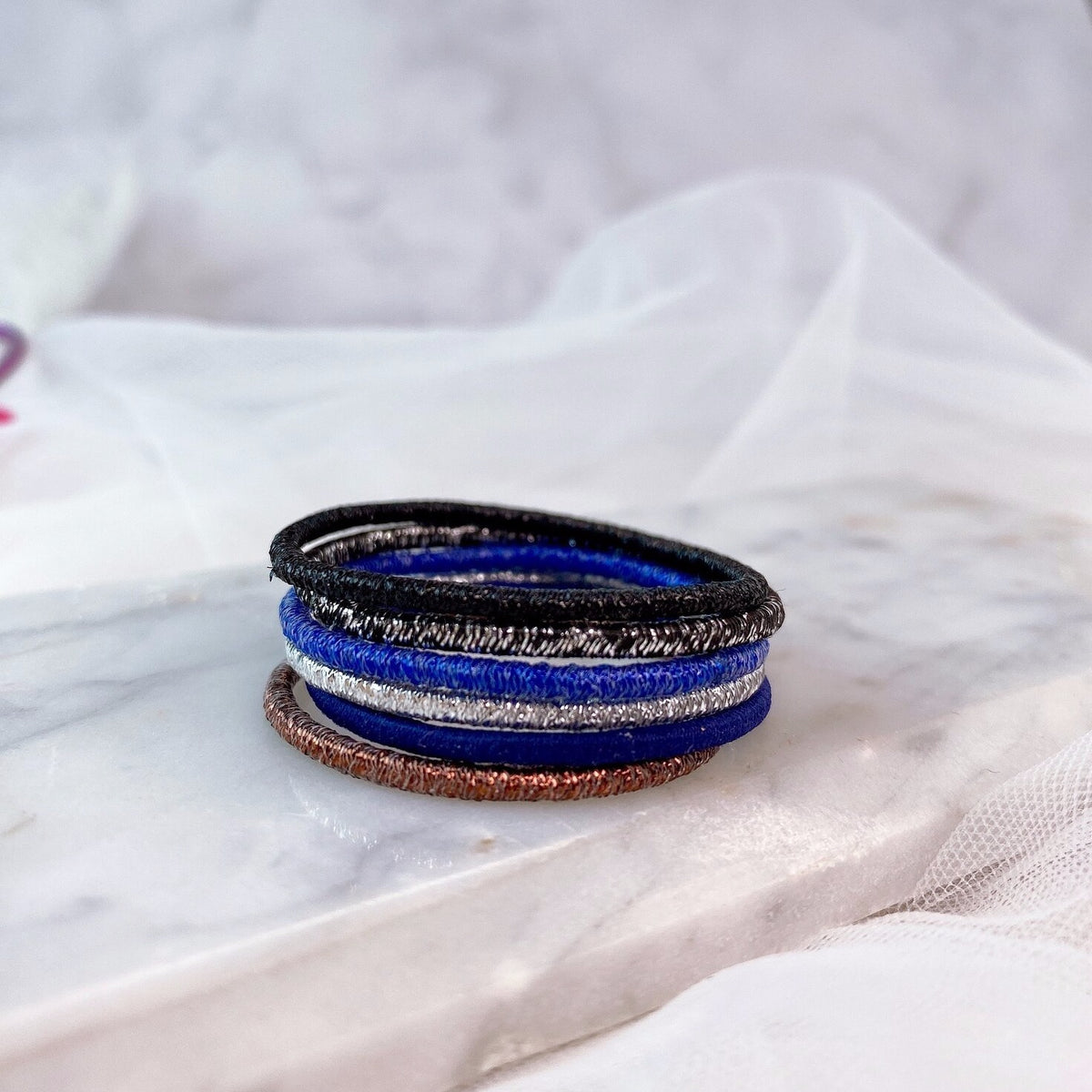 Black & Blues – Wee Bands